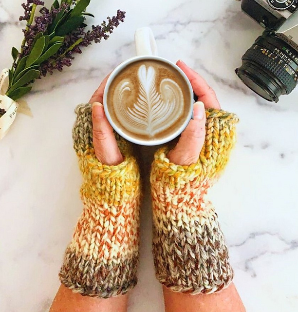Ravelry: London (Super Bulky) Mittens pattern by Debra Gorman