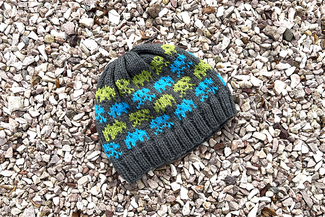 Ravelry: Alien Invasion Knit Beanie pattern by Deja Joy