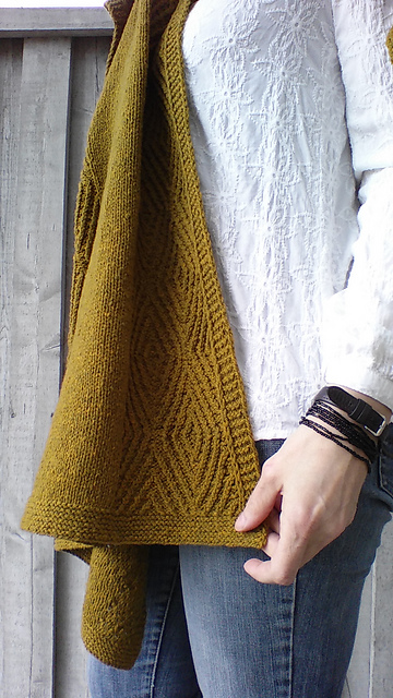 Ravelry: deepwinterknits' Nested Diamonds Wrap - Sample