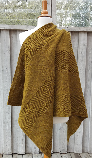 Ravelry: deepwinterknits' Nested Diamonds Wrap - Sample