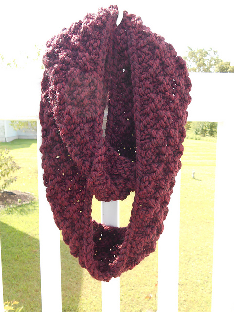 Ravelry: Neck Nuzzler Infinity Scarf pattern by Robin Celli