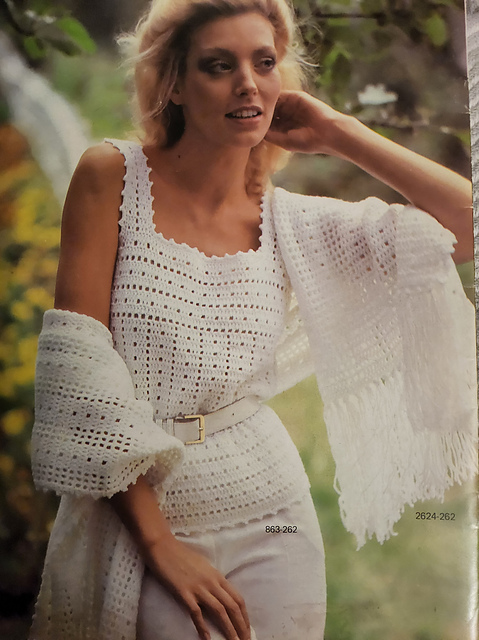 Ravelry: 2624-262 wrap pattern by Eleanor C. Bernat & Claire Matson