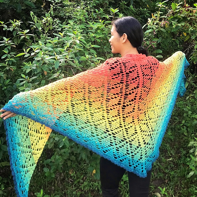 Ravelry: Tarumi Shawl pattern by D' Elegant Ermine
