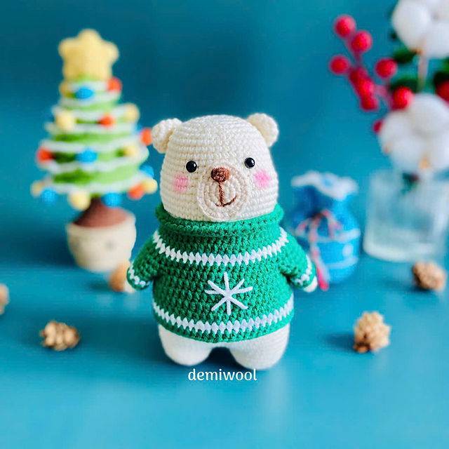 Ravelry: Po the Bear pattern by Demi Tran