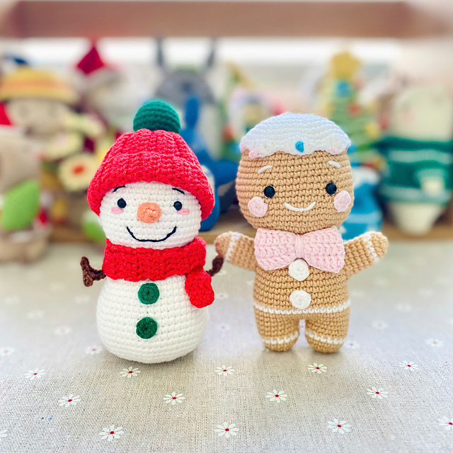 Ravelry: Snowman and Gingerbread Man pattern by Demi Tran