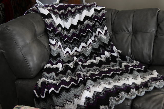 Ravelry: Knitted Chevron (Ripple) Afghan pattern by Laura Mosier