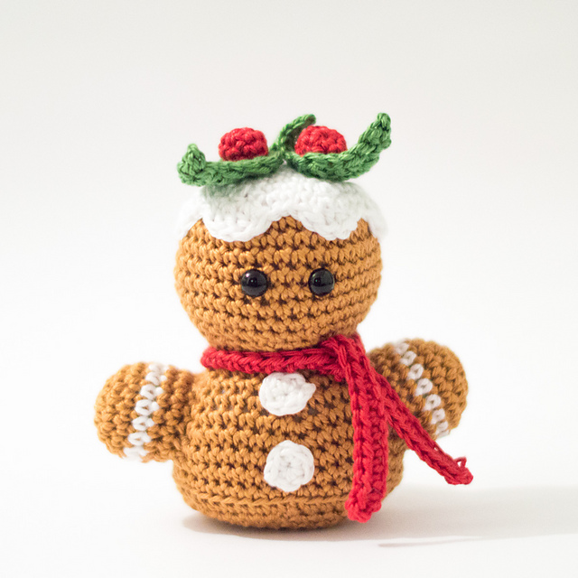 Ravelry: Amigurumi Gingerbread man Bust pattern by Dennis van den Brink