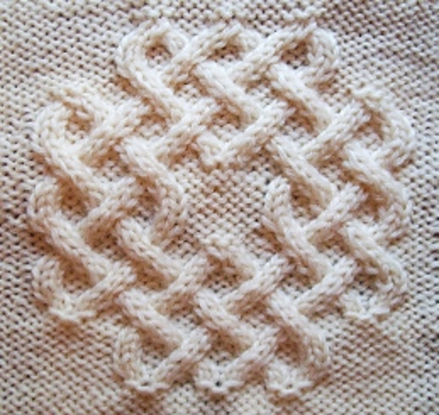 Ravelry: Celtic Motif (knot #061) pattern by Devorgilla's Knitting (sometimes...)