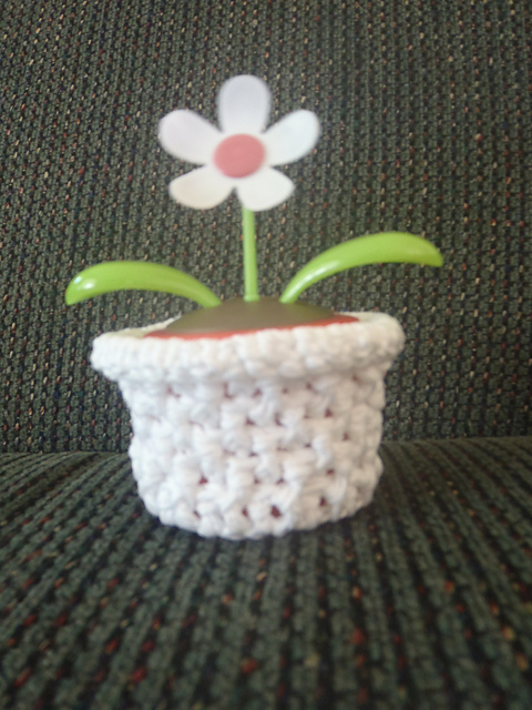 Ravelry: Decorative Pot for a Solar Dancing Flower pattern by Louise ...
