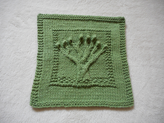 Ravelry: Twisted Tree Dishcloth pattern by Louise Sarrazin
