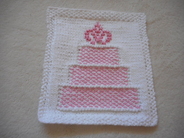 Ravelry: Frosted Three Tier Cake pattern by Louise Sarrazin