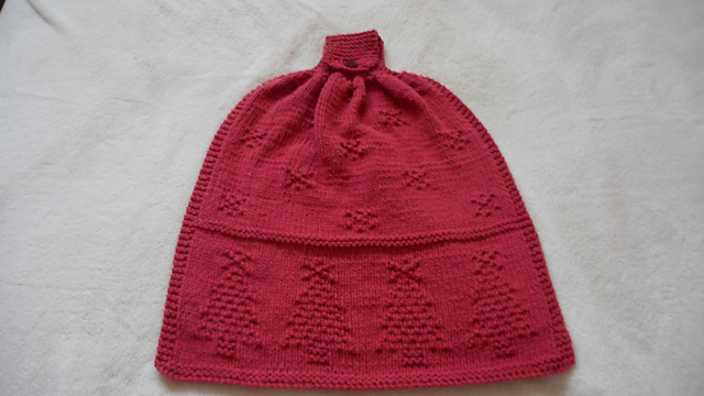 Ravelry: Christmas Tree Tea Towel ~ hanging pattern by Louise Sarrazin