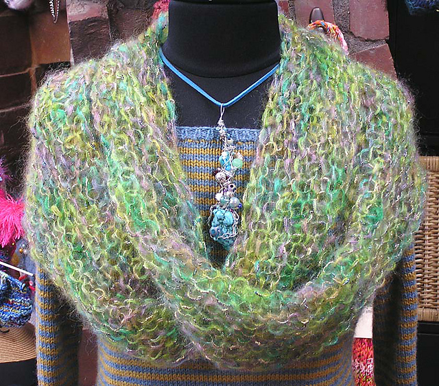 Ravelry: Fuzzi Bumps Moebius pattern by Diane L. Augustin
