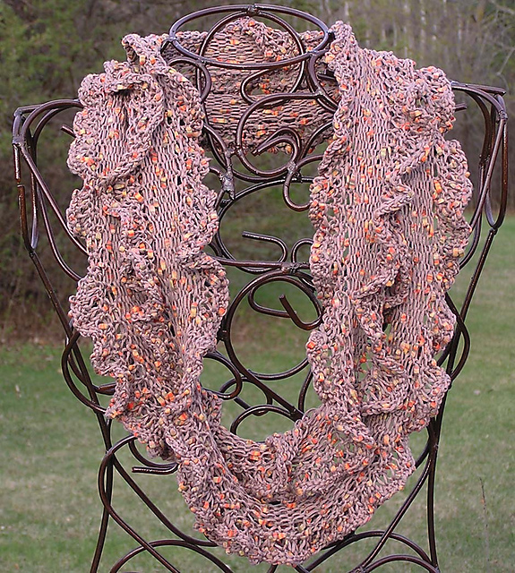 Ravelry: Ruffled Moebius OR Infinity Scarf/Cowl pattern by Diane L ...