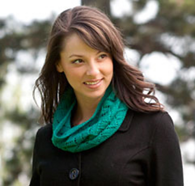 Ravelry: Trellis Lace Cowl pattern by Betty P Balcomb