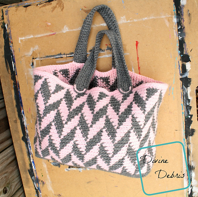 Ravelry: Chelsea Chevron Bag pattern by Divine Debris