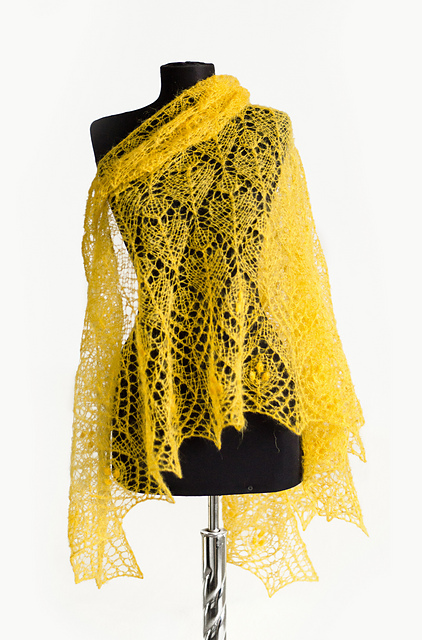 Ravelry: Maori Shawl pattern by Daria Sorokina