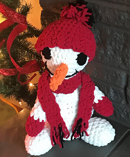 Ravelry: Stuffed Snowman pattern by Deanne's Designs