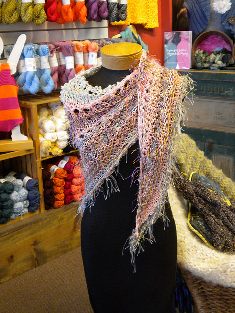 Ravelry: Potpourri Shawlette pattern by Diane Moyer