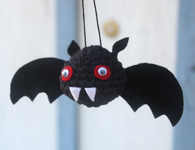 Ravelry: Little Vampire Bat pattern by Miss Dolkapots