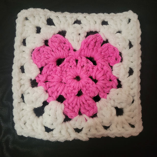 Ravelry: Sweet Heart Granny Square pattern by Dollhouse Crafts