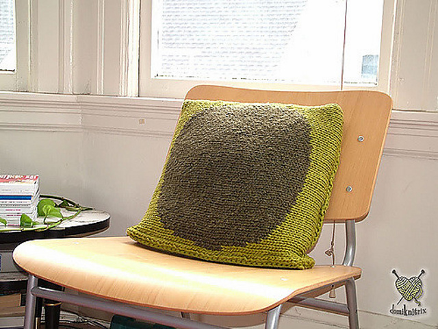 Ravelry: Rounded Square pillow pattern by Jennifer Stafford