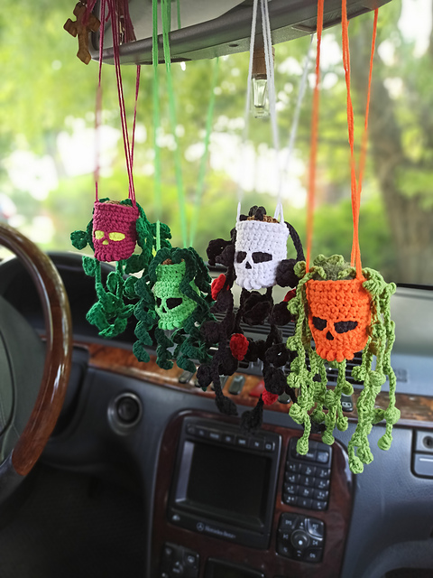 Ravelry: Hanging skull plant pattern by Anna Boychenko