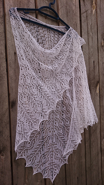 Ravelry: donnaGala's Peacock Feathers Shawl