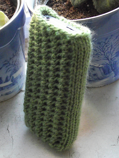 Ravelry: Window Box cell phone case pattern by Jordan Sullivan