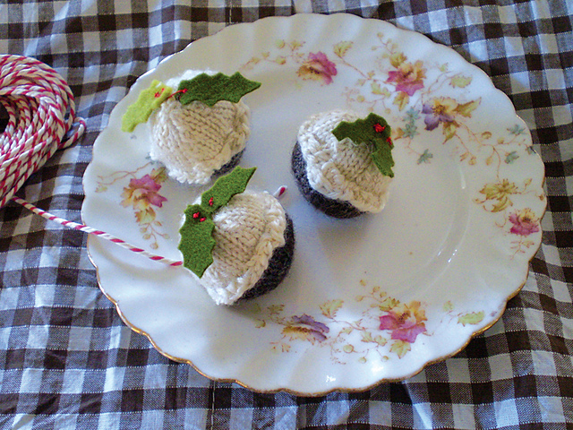 Ravelry: Mini Christmas pudding pattern by Claire Garland