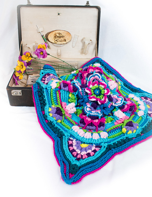 Ravelry: dragonbird's High Tea Floral Block