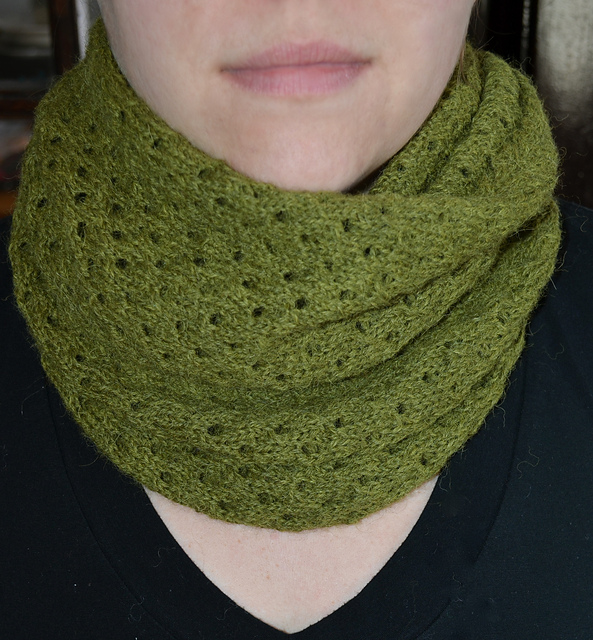 Ravelry: drewmharder's Simple Eyelet Cowl