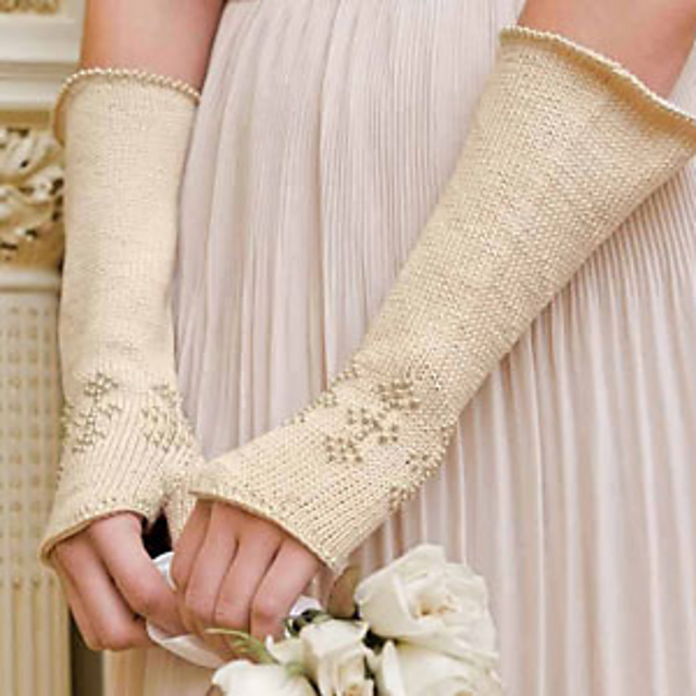 Ravelry: Ella's Evening Gloves pattern by Jae Koscierzynski