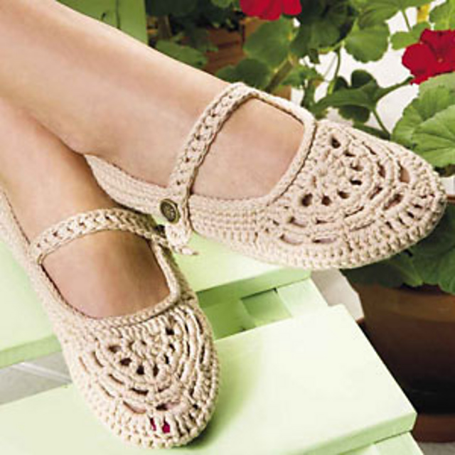 Ravelry: Cool Cotton Slip-Ons pattern by DROPS design