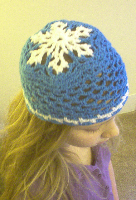 Ravelry: Let it Snow Snowflake Hat pattern by Alison Shuman
