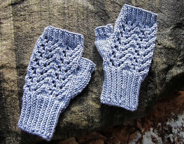Ravelry: Raleigh Mitts pattern by Rebecca Shepler