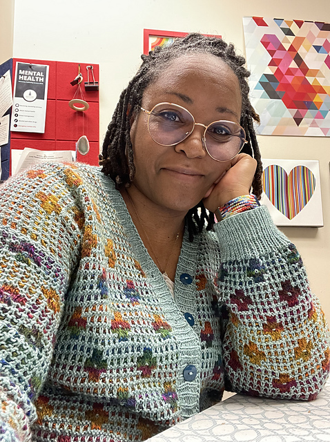 Ravelry: dwj1978's Ph(resse)D Flowers Cardigan