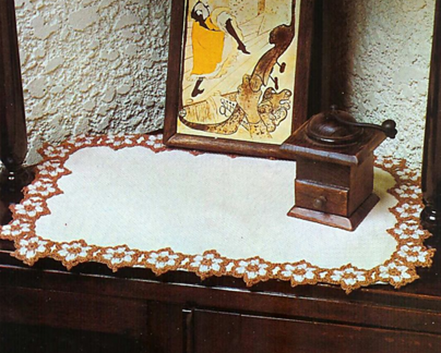 Ravelry: Dessus de Commode pattern by Les Editions de Saxe