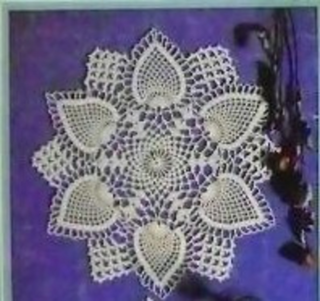 Ravelry: Centro de Mesa Cisne pattern by Kimi Honda （本田 君）