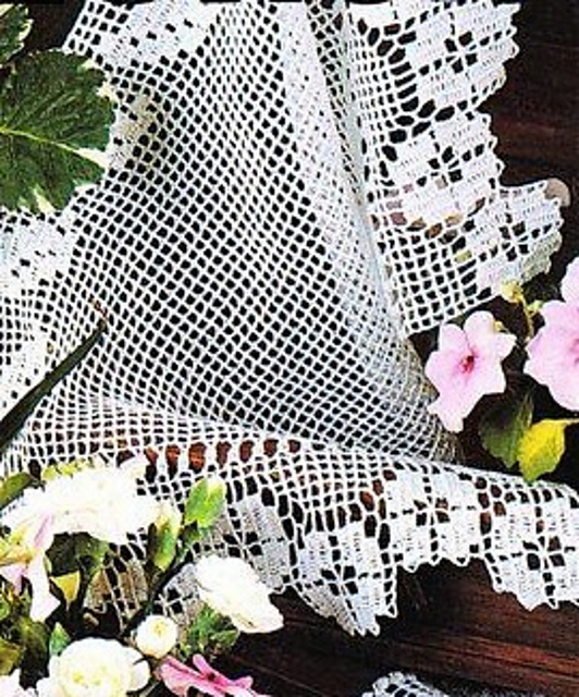 Ravelry: Filet Place Mat pattern by Kyōko Takagi (高城京子)