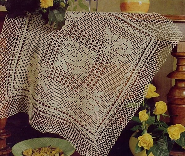 Ravelry: Napperon avec roses pattern by OZ Verlag Design Team
