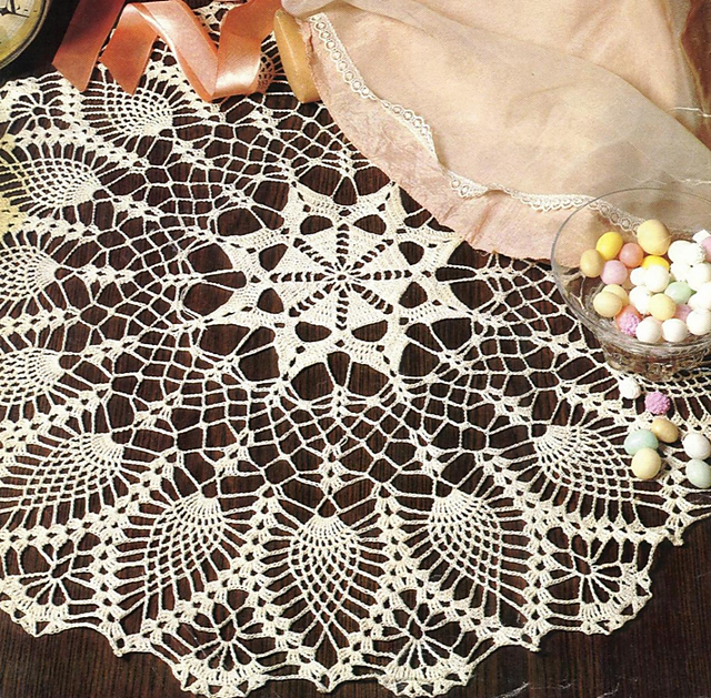 Ravelry: Pineapples Ecru Doily pattern by Elizabeth Hiddleson