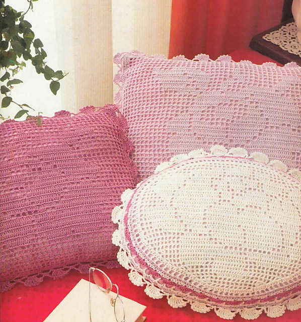 Ravelry: Pillow Triad in Filet pattern by Les Editions de Saxe