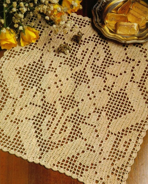 Ravelry: Floral Filet Mat pattern by Darma Bregoli