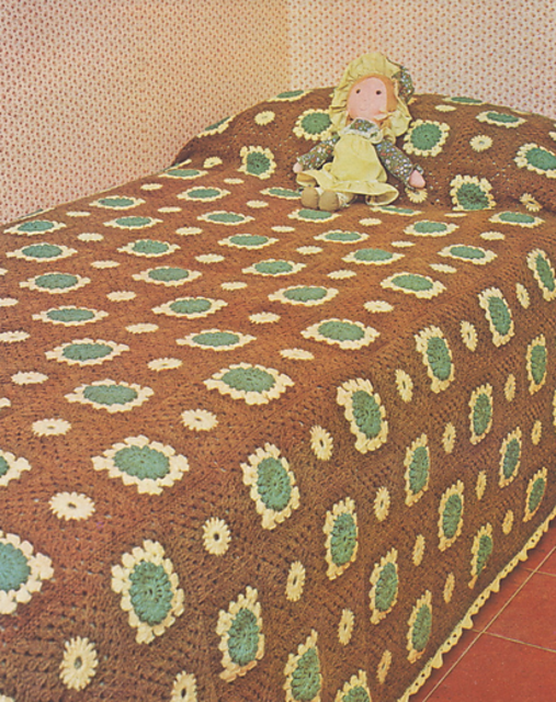 Ravelry: Brown bedspread pattern by Les Editions de Saxe