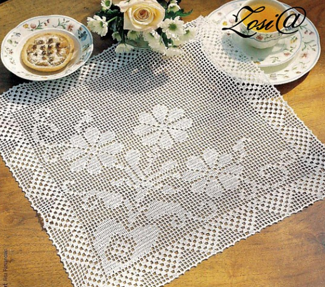 Ravelry: Deckchen mit Blumen- und Herzmuster pattern by Alsa Rizvanovic