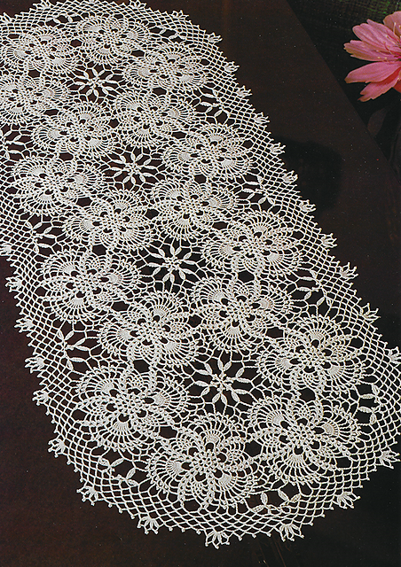 Ravelry: Jete de table Entrelacs de Fleurs pattern by Kimi Honda （本田 君）