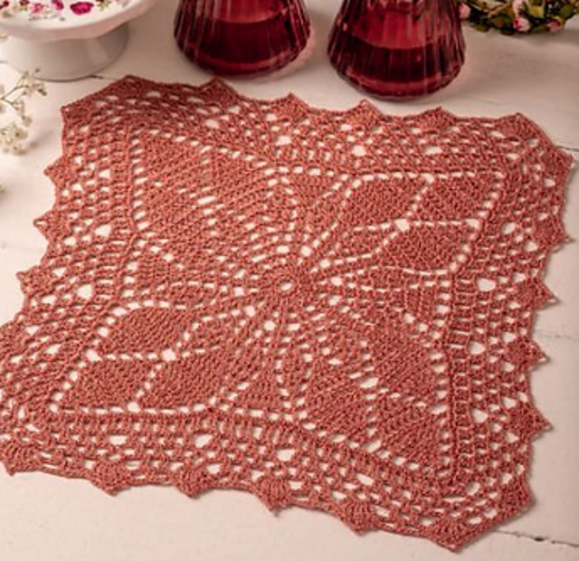 Ravelry: Quadratisches Deckchen in Altrosa pattern by K. Eul