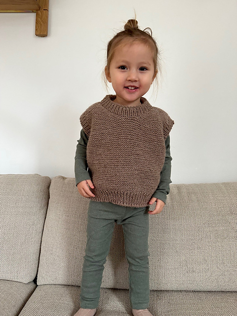 Ravelry: Ultra Easy Slipover Junior pattern by Easy as knit