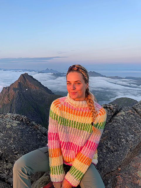 Ravelry: Sunset Sweater Chunky pattern by Easy as knit